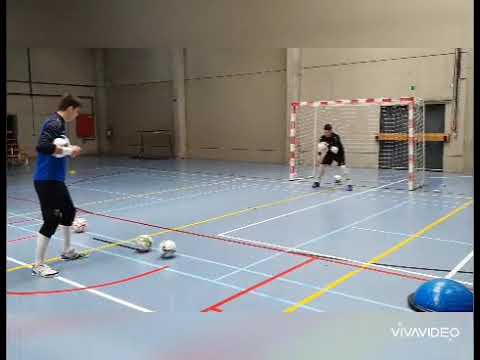 Futsal goalkeeper training - YouTube
