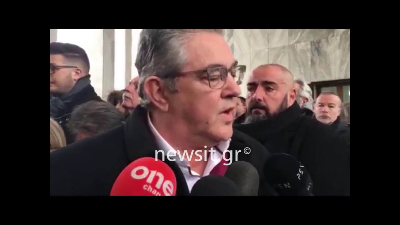 Ο Δημήτρης Κουτσούμπας στην κηδεία του Θάνου Μικρούτσικου - YouTube