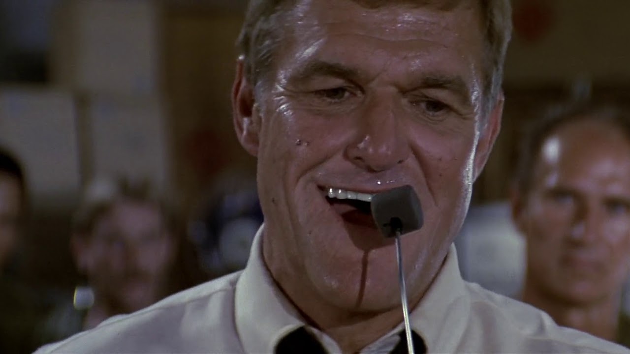 Rambo II la escena del radio - YouTube