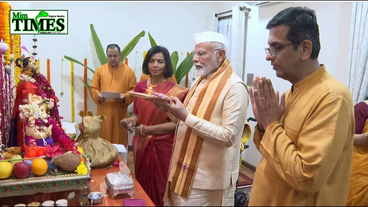 "PM Modi Participates in Ganesh Puja at CJI Chandrachud's Residence ...