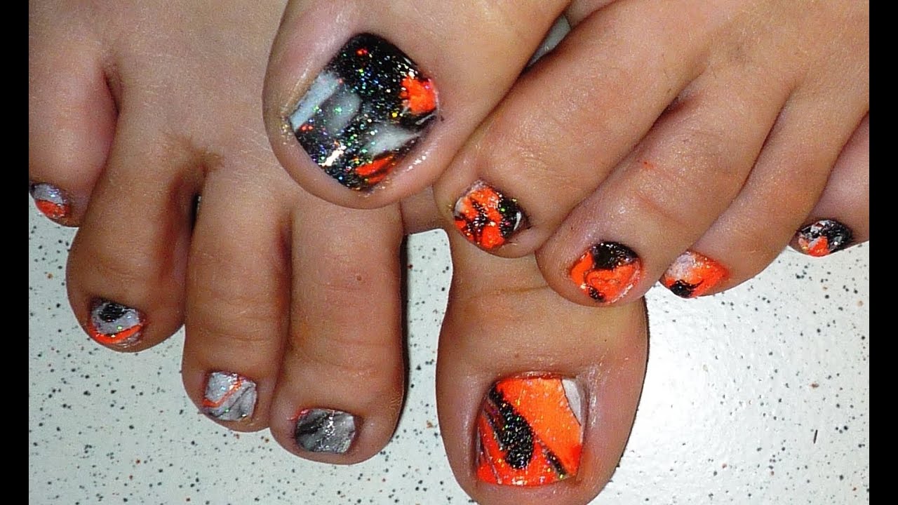 How to Water Marble On Toe Nails - YouTube