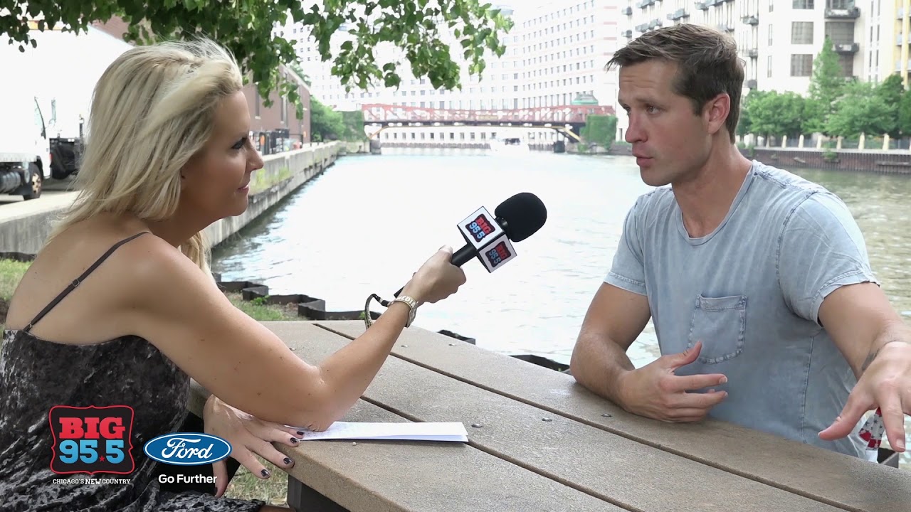 Windy City Smoke Out Walker Hayes - YouTube