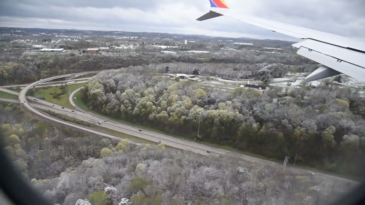 Approach and Landing in Pittsburgh Pennsylvania USA - YouTube