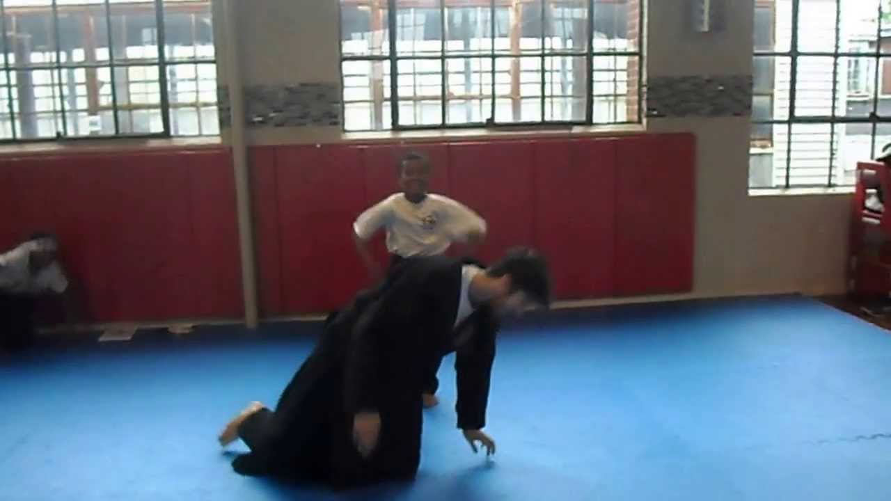 Classic Choke Out - YouTube