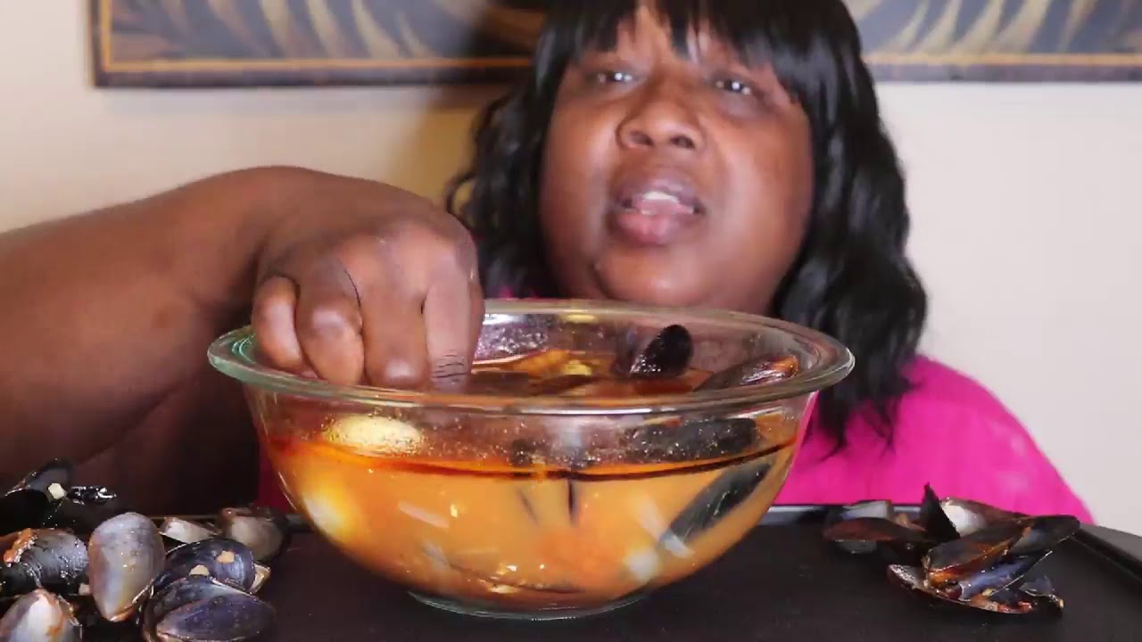 Seafood Mussels and Eggs MUKBANG - YouTube