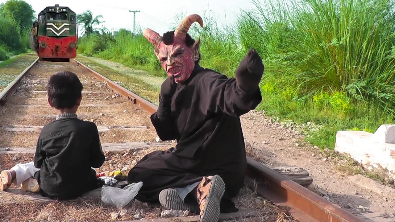 Train wala Bhoot or Bacha | Bhoot Baba - YouTube