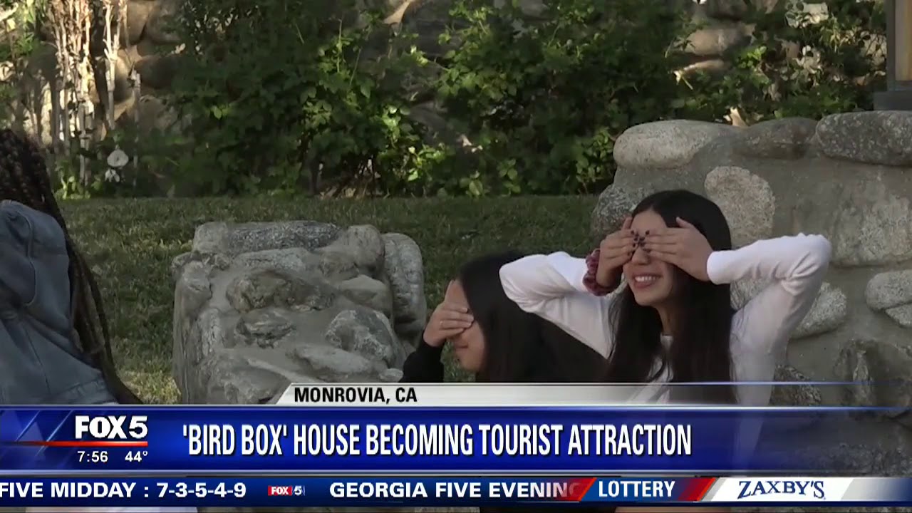 'Bird Box' house becomes tourist attraction - YouTube