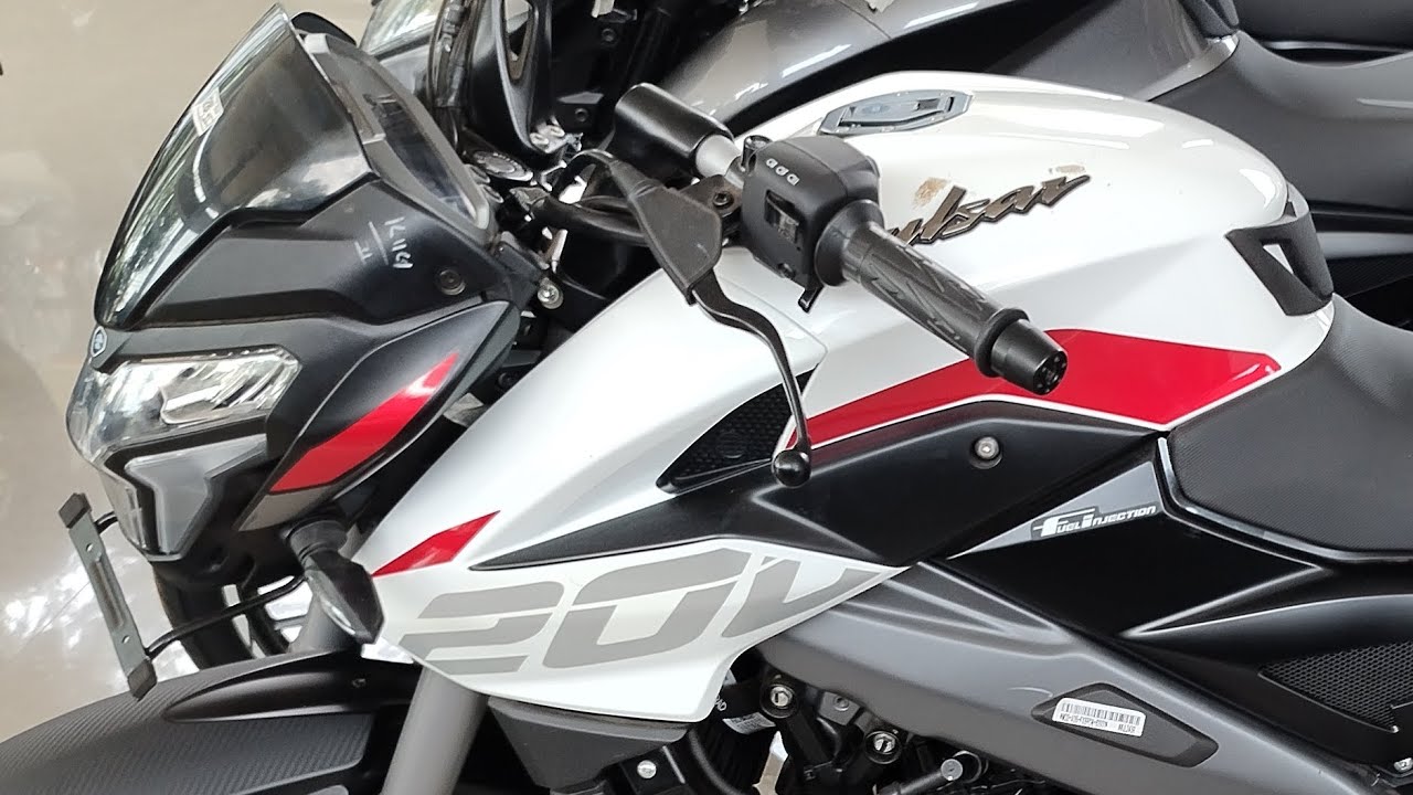 NS 200 BS6 White Colour 🔥 With Black Alloy wheels 😍 2024 (21.4K ...