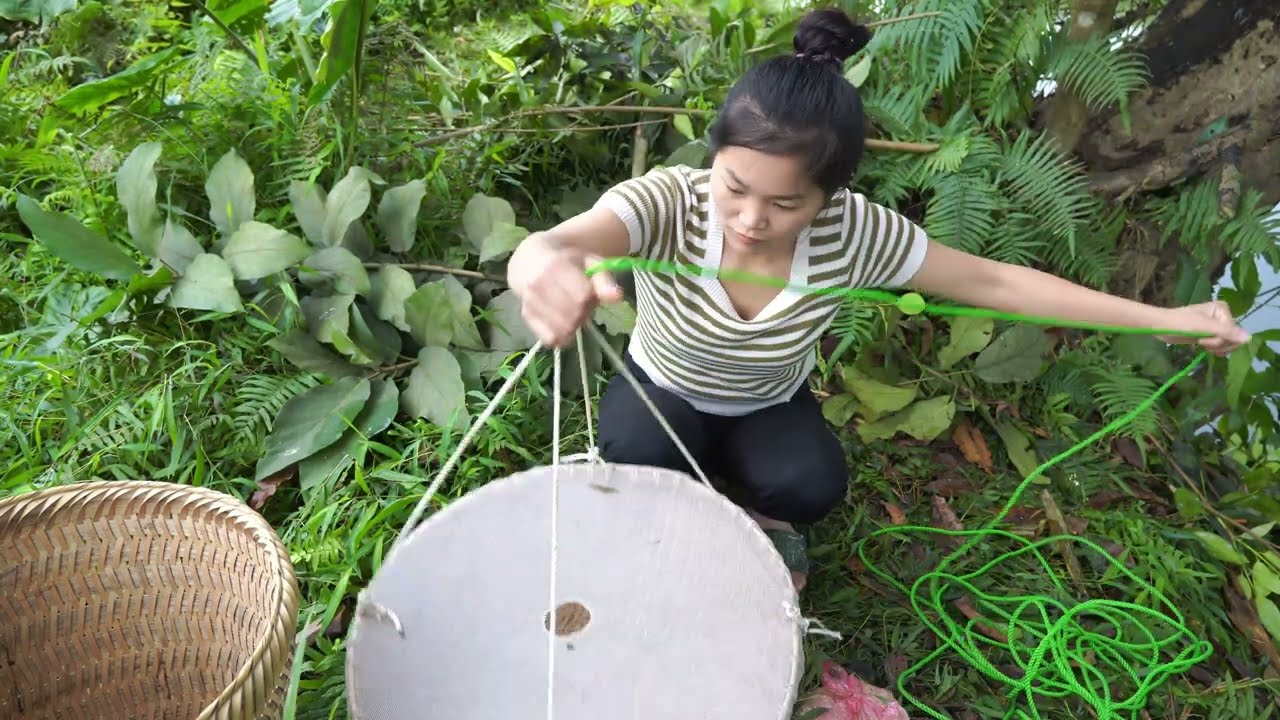 How She Catches So Many Fish Without a Fishing Rod ! - YouTube