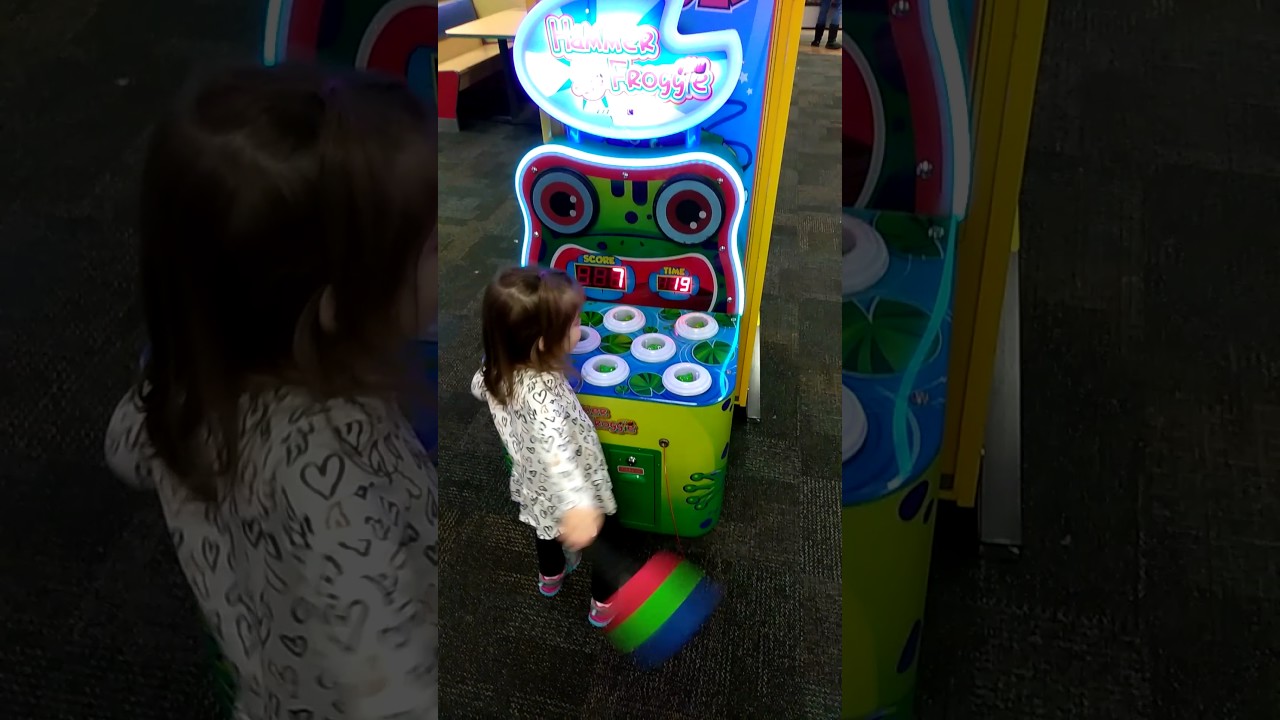 Hammer Froggie Game @ Chuck E Cheese Jersey City New Jersey - YouTube