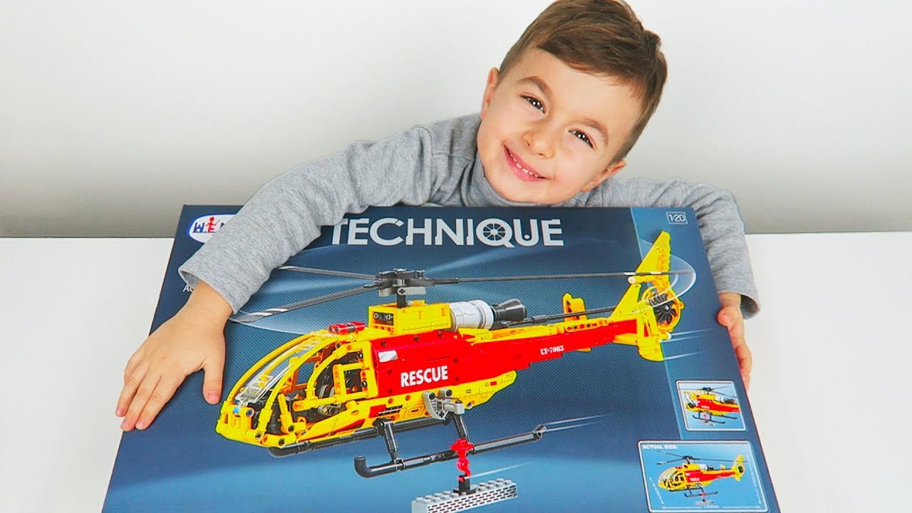 Asamblam Mega Elicopter LEGO din 660 de Piese - YouTube