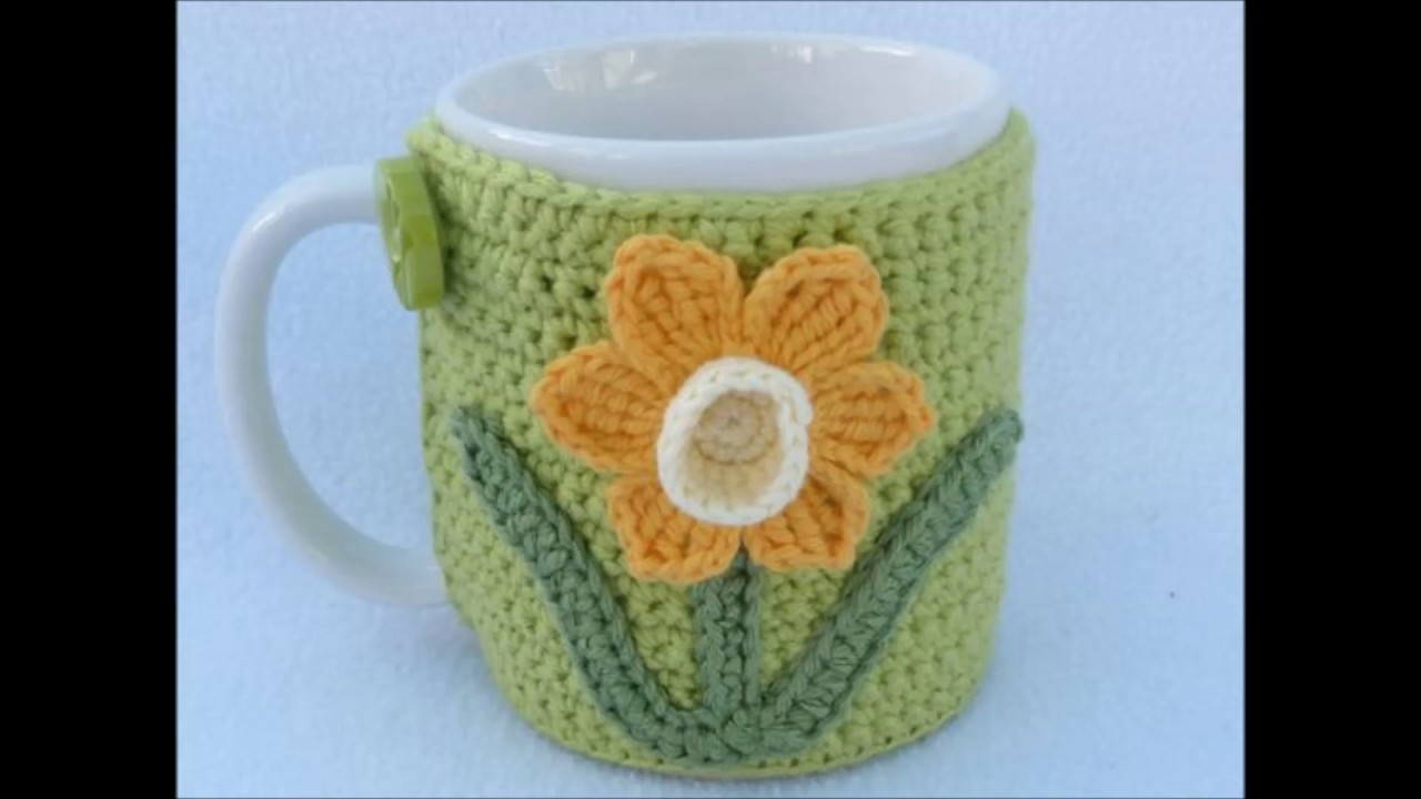 crochet mug cozy with flowers - YouTube