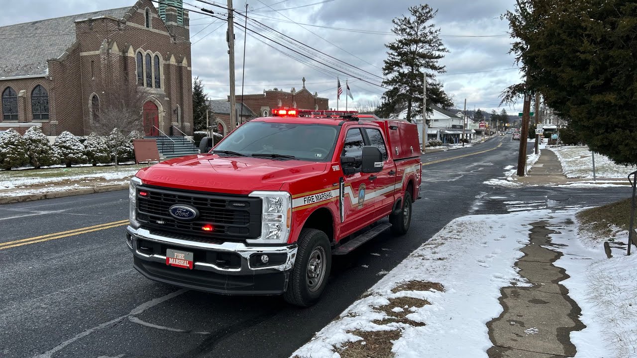 Allentown fire department fire Marshall 45 responding - YouTube