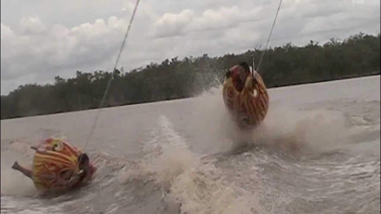 Surfstuff Sumo Suit tube Battle - YouTube