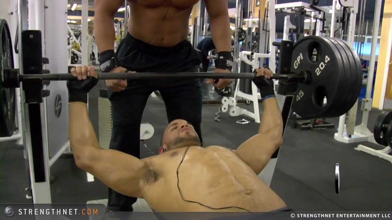 Jay Benches 425LBS in Bodybuilding Condition - YouTube