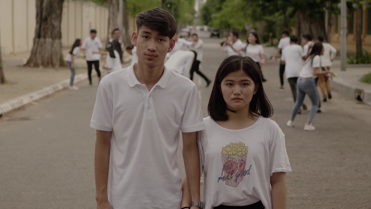 12F - គ្មានថ្ងៃយើងបំភ្លេចគ្នា (Official MV) - YouTube