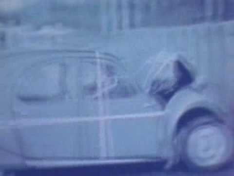 citroen 2cv crash - YouTube