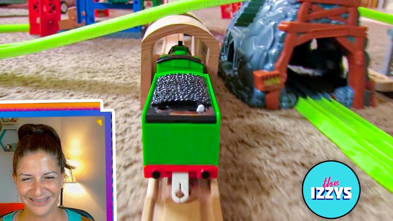 The Izzy's Reacts to Our Old Toy Grab Bags! (SUPER CUTE) - YouTube