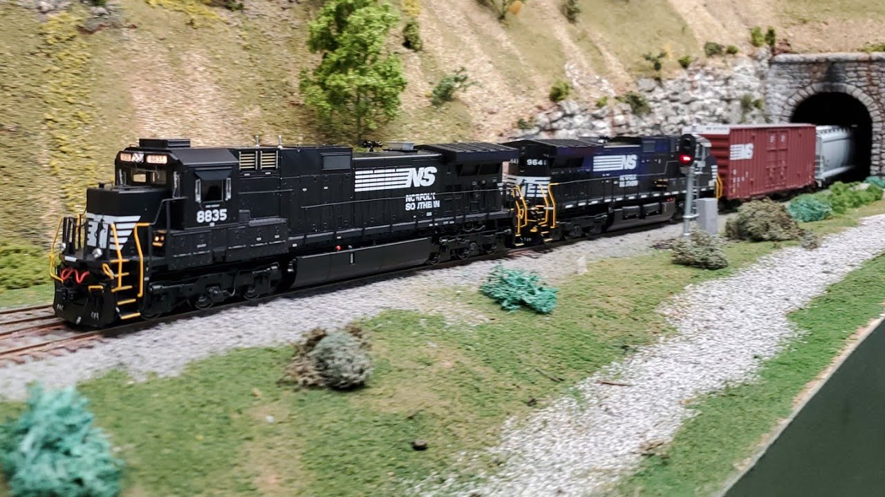 Free-run at the Redstone Arsenal Model Railroad Club 6/15/21 - YouTube