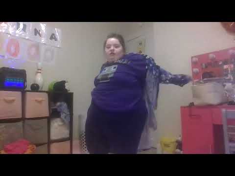 singing and dancing to bad from glee Micheal Jackson cover