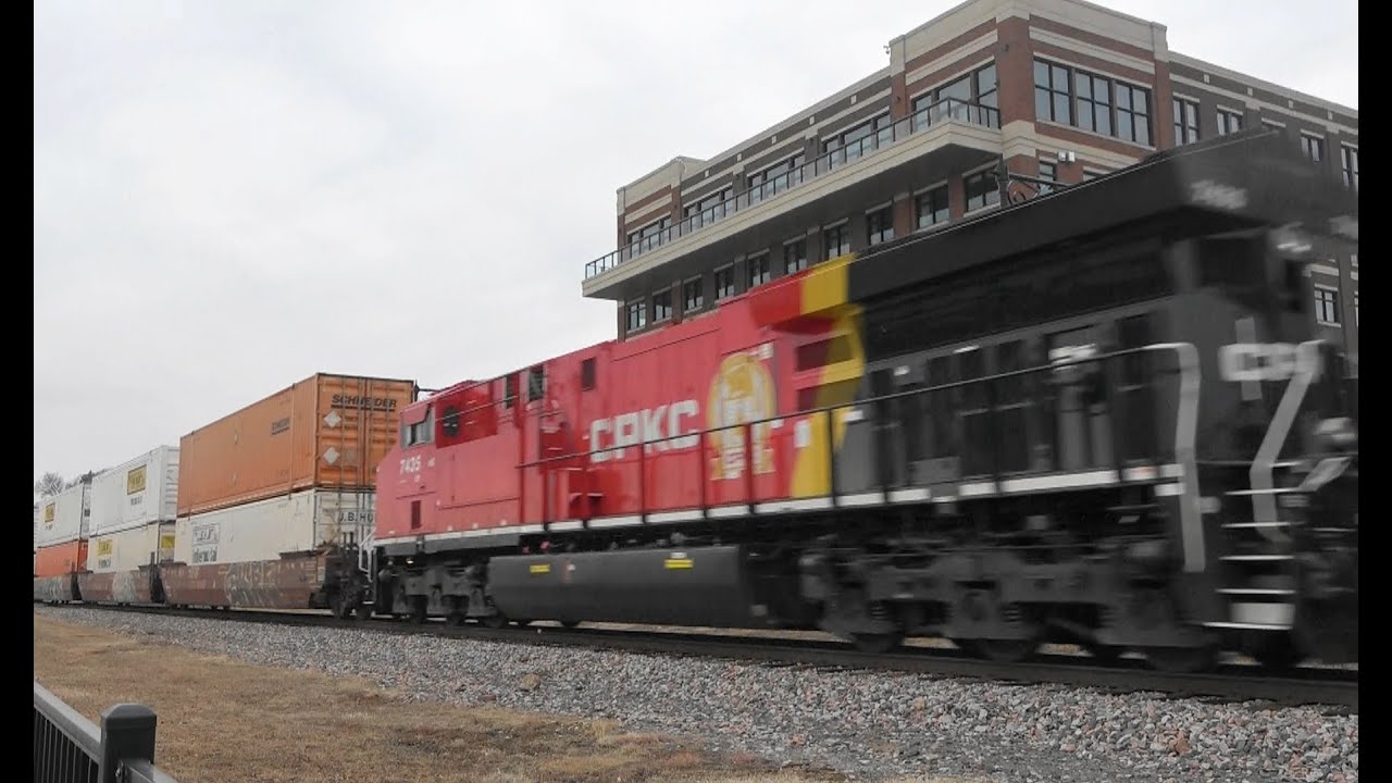 KCSM 4674 With CP 7435 (CPKC), Muscatine, IA 2/6/25 - YouTube