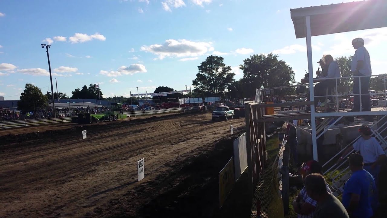 Big cox pulling team. Tony 383 chevy Maquoketa - YouTube