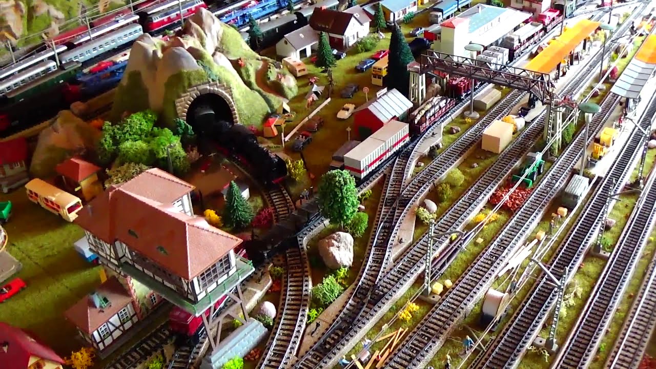 M-Gleis-Nostalgieanlage Märklin H0 Fahrszenen / Marklin vintage layout 1960s/1970s running ...