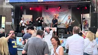 Live Coverband auf dem Marktplatz - Benefiz-Sommerfest Düsseldorf 2026