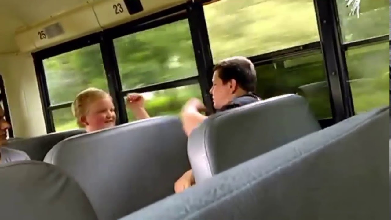 Kids fight on school bus - YouTube