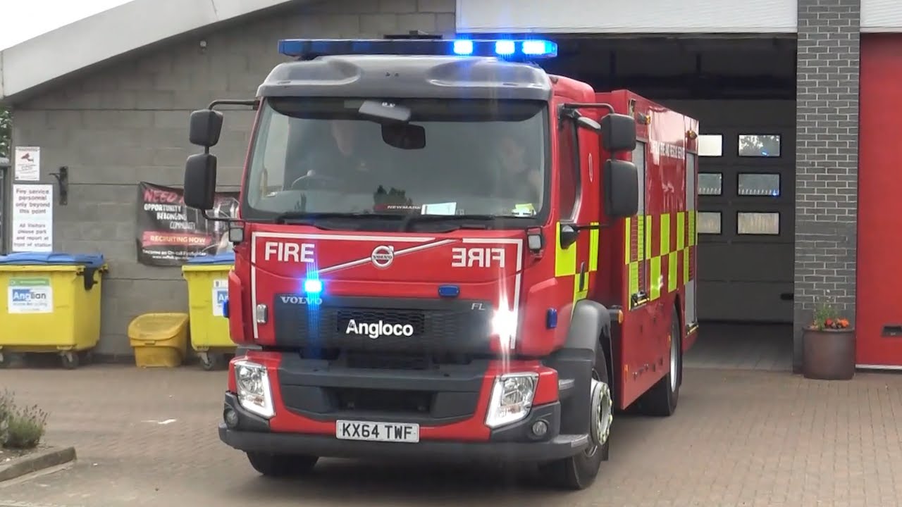 Newmarket Bowser Turnout | Suffolk Fire and Rescue Service - YouTube