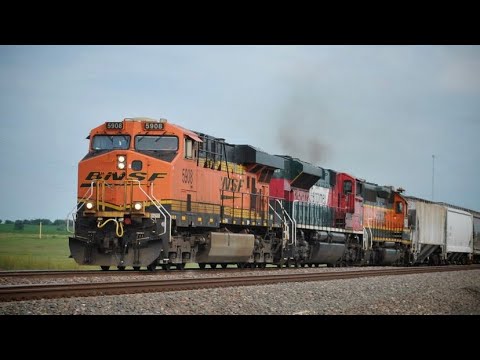 BNSF 5908 Leads a Northbound Manifest through Heidenheimer Tx - YouTube
