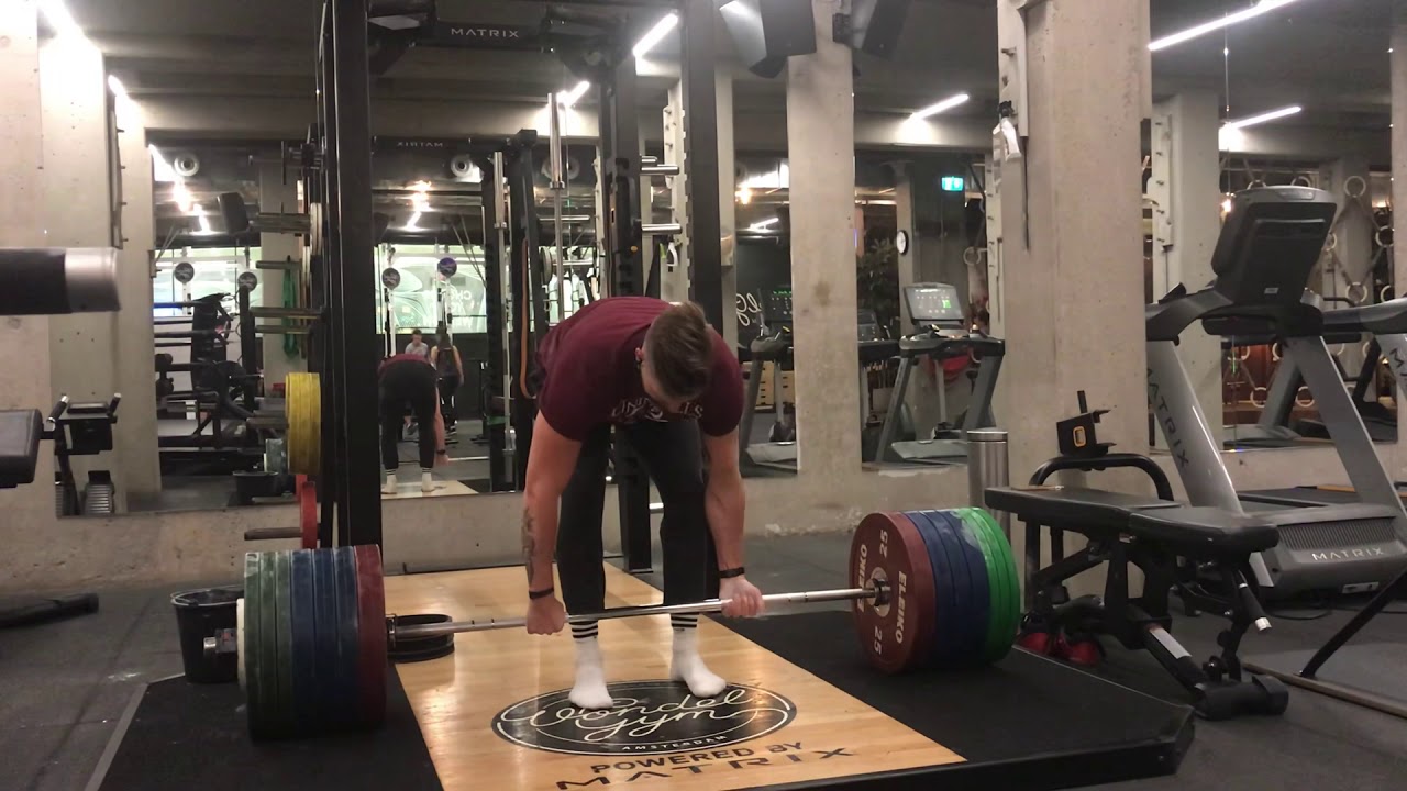 Paused deadlift (260kg) - YouTube