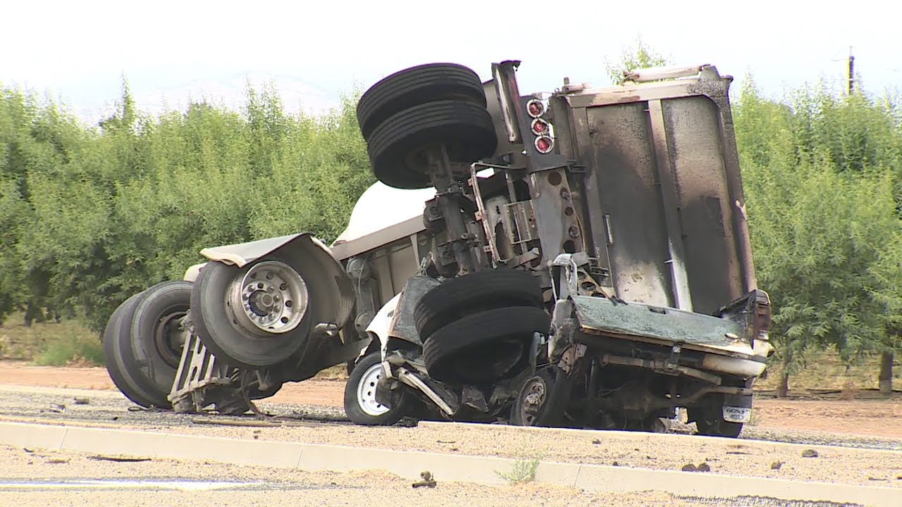 Driver killed in fiery crash involving big rig in Fresno County - YouTube