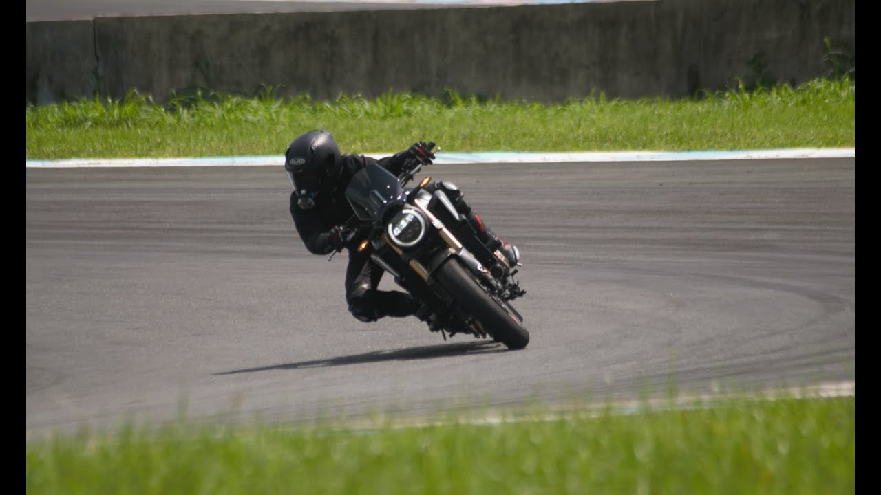 Practicing Knee Drag on CB650R - YouTube