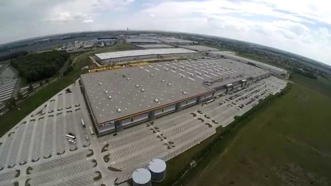 Amazon logistics center Bielany Wrocławskie bird's-eye view / centrum ...