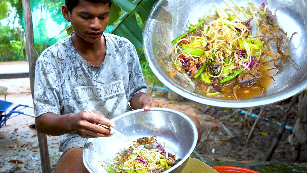 Eating Raw alive Crabs - alive Shrimp and alive Fish with Chili Papaya ...