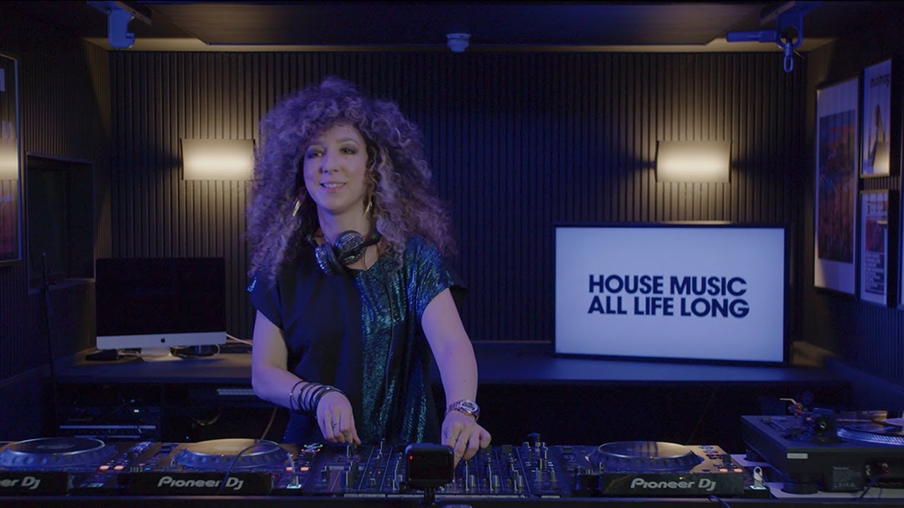 Hilit Kolet live from Defected HQ ('Techno Disco' DJ set) - YouTube