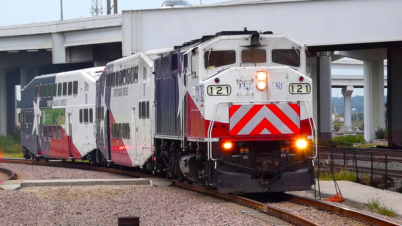 F59PH Locomotives on the Trinity Railway Express - YouTube