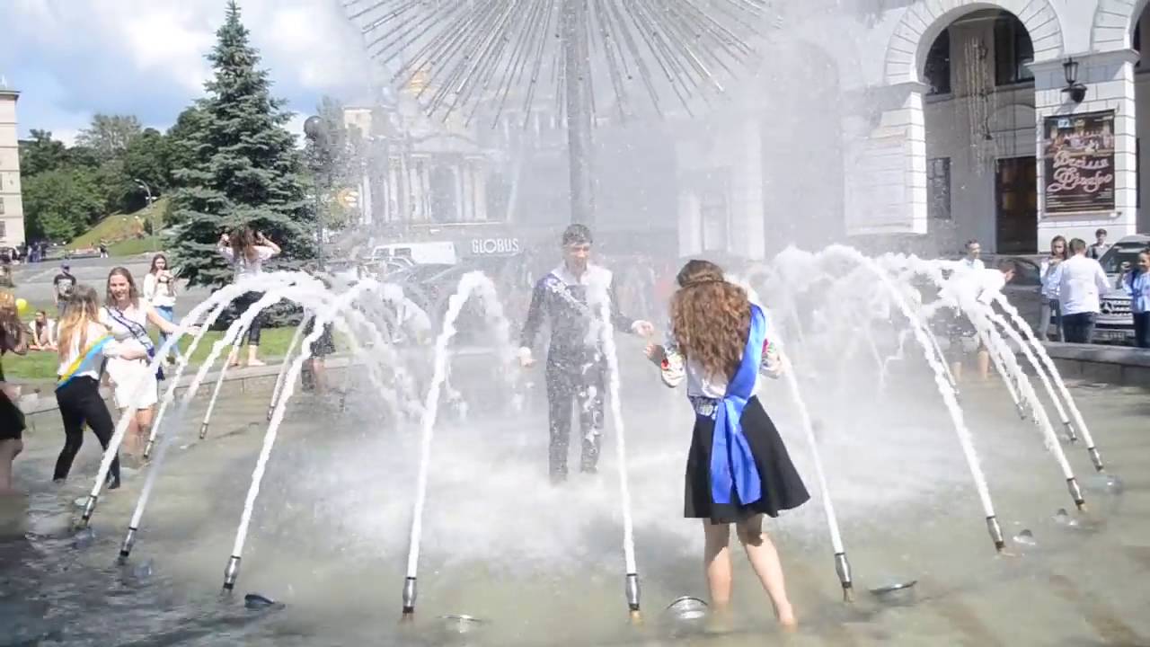 Wetlook in the Fountain! - YouTube