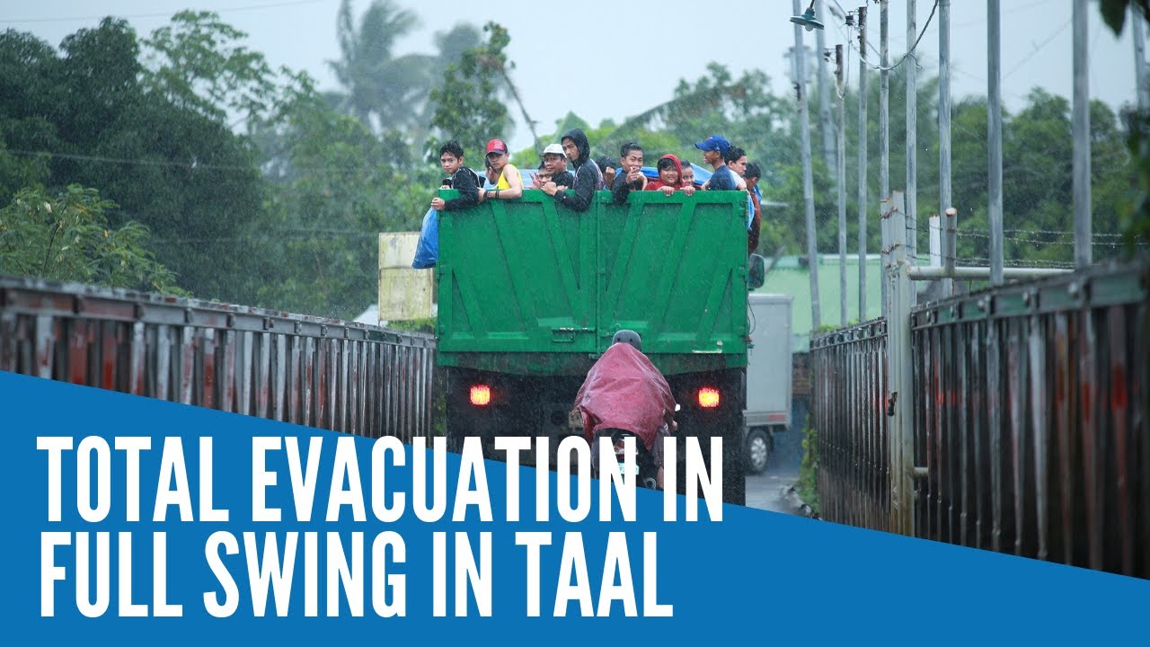 Total evacuation in full swing in Taal - YouTube