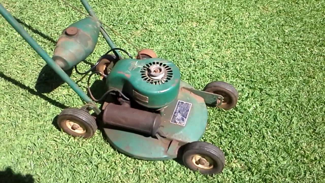 Alex Grahame with Villiers Midget Engine - YouTube