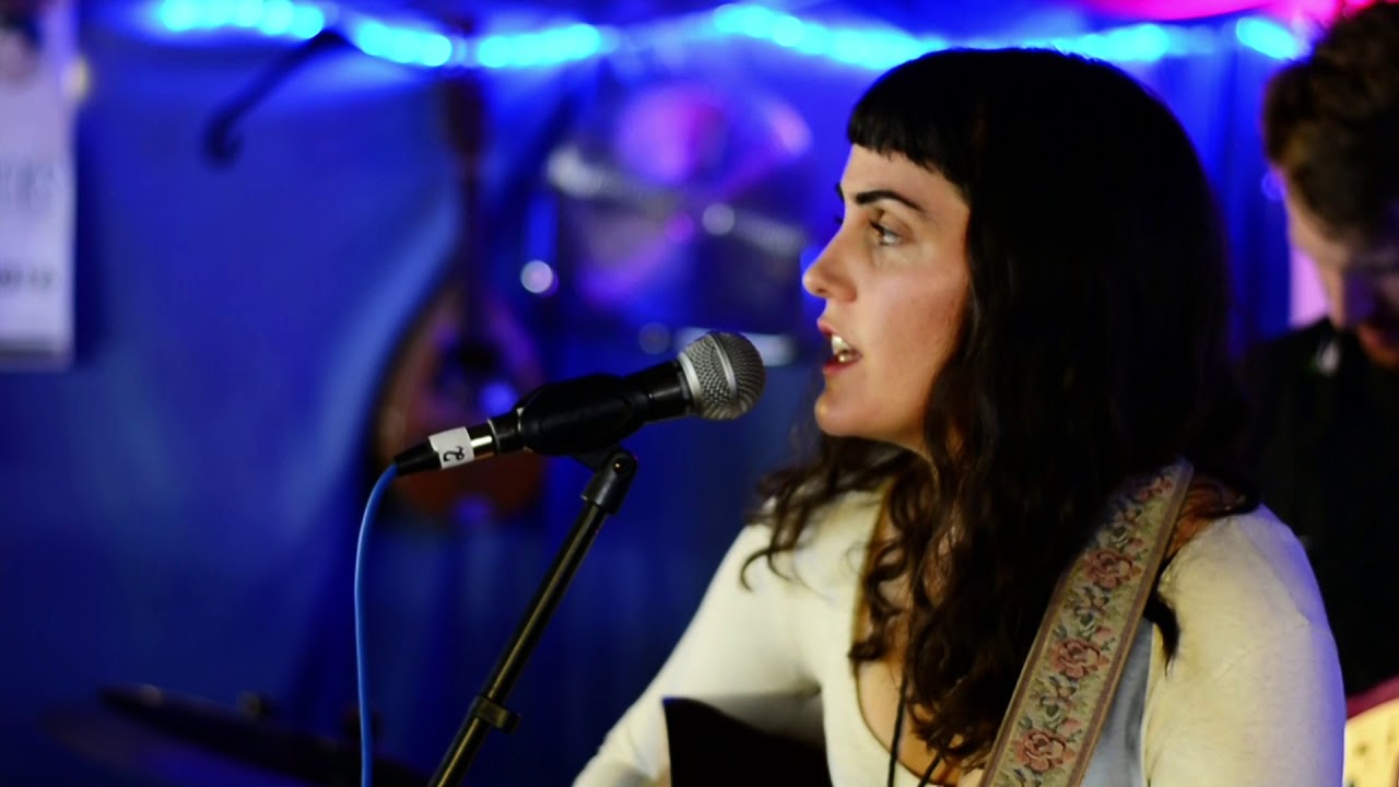 Singer/Songwriter Live in Berlin - YouTube