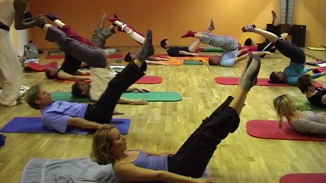 Pilates Roll Over Assisted - YouTube