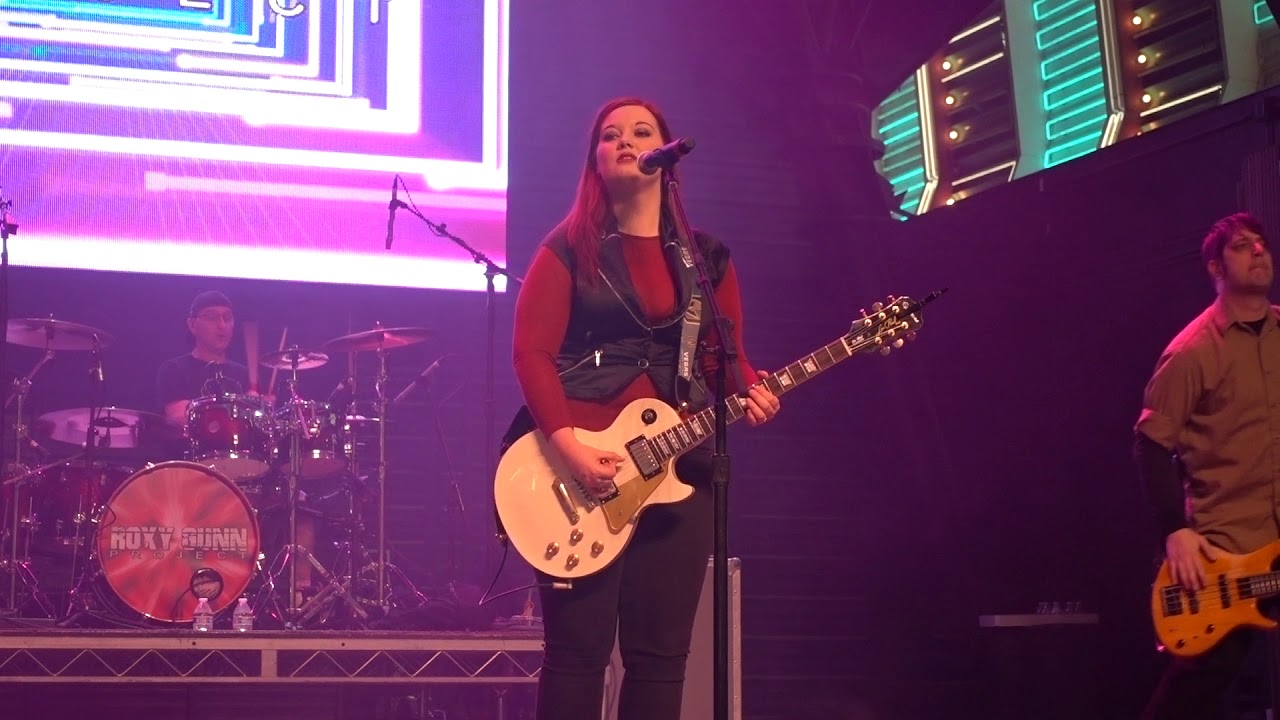 Roxy Gunn Project Downtown Fremont Street Experience 4/23/2019 - YouTube