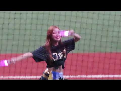 25/4/29 オリックスvsロッテ BsGravity 「勝ちSKY」 SAAYA AYAKA MAHO RINKU - YouTube