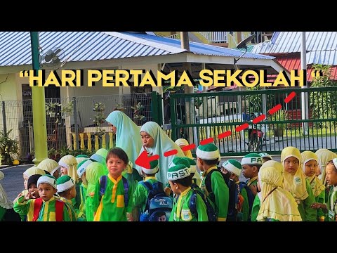 HARI PERTAMA PERSEKOLAHAN ADHWA