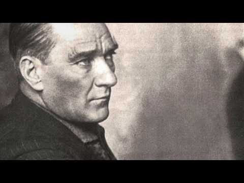 Atatürk - Sarı Saçlı Mavi Gözlüm