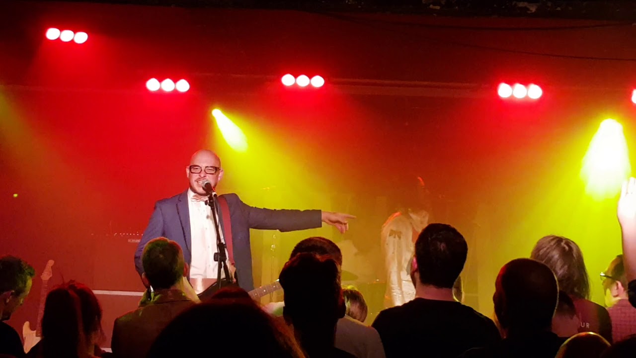 Elvana: Elvis fronted Nirvana tribute live at o2 ABC Glasgow - YouTube