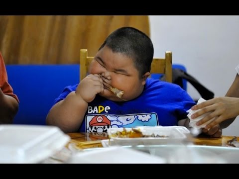 gros porc qui mange! - YouTube