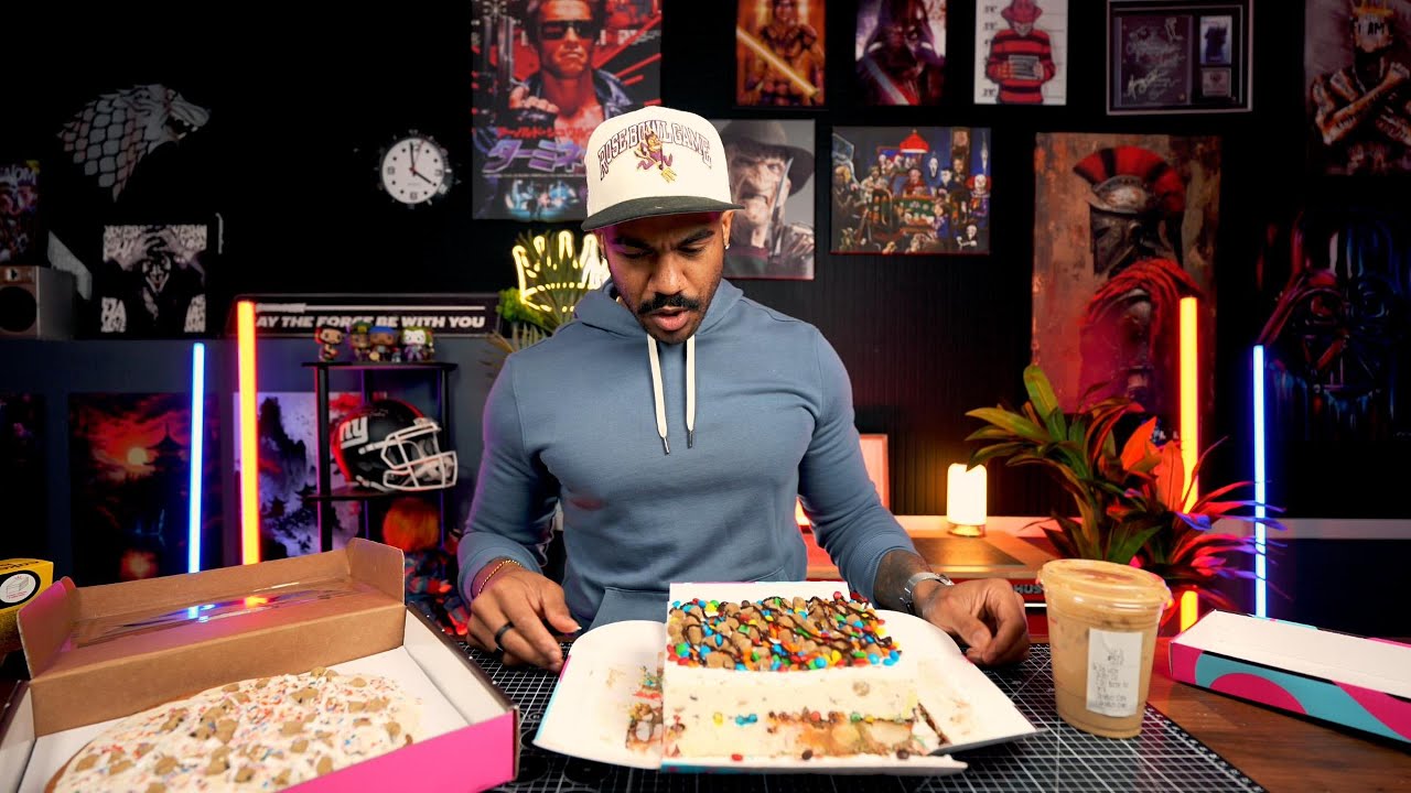 Baskin Robbin's Polar Pizza/Cake in a Box is HEAT - YouTube